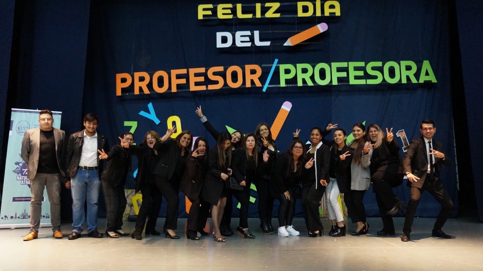 Taltal rinde homenaje a sus profesores y profesoras por su dedicación y ... Taltal rinde homenaje a sus profesores y profesoras por su dedicación y ...