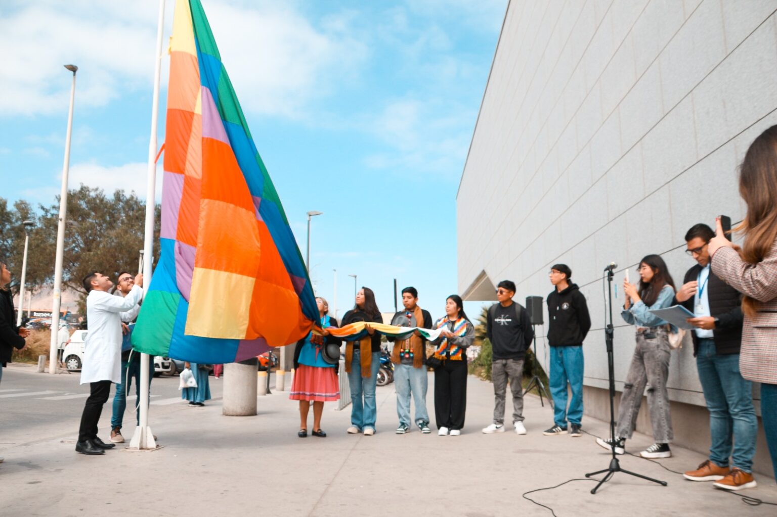 HRA conmemoró el DÍA INTERNACIONAL DE LA MUJER INDÍGENA con izamiento ...